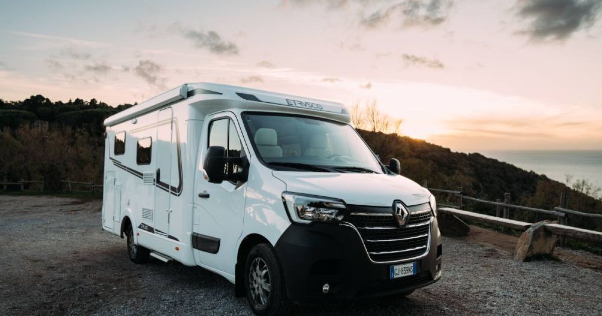 Semintegrale ETRUSCO V 6.8 SR : la prova su strada | CamperLife