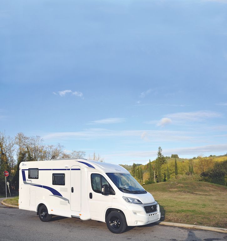 Il camper-van semintegrale compatto di Blucamp | CamperLife